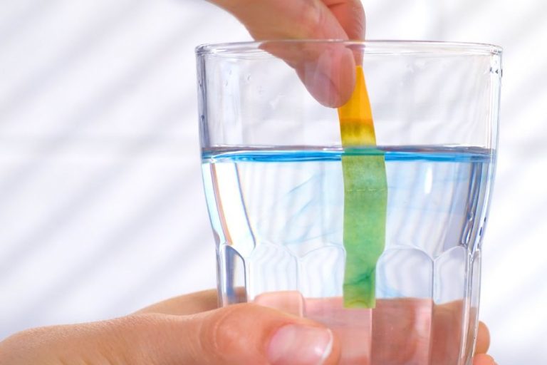 What Is Alkaline In Water? Its Benefits And Disadvantages