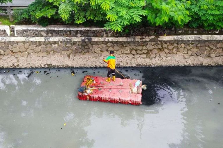 30+ Heartbreaking Water Pollution Images