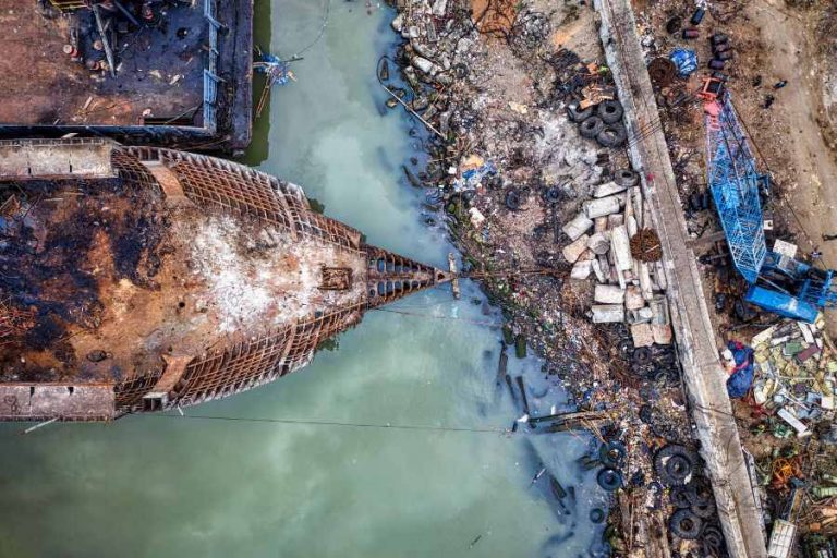 30+ Heartbreaking Water Pollution Images